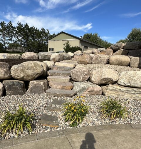 Natural Stone & Boulder Walls | Bloomington, Eden Prairie, Edina ...